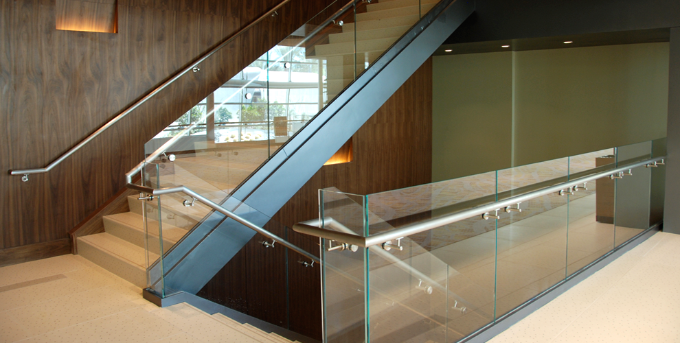 GRS Railing Systems Installation Image Gallery of C.R. Laurence TAPER ...