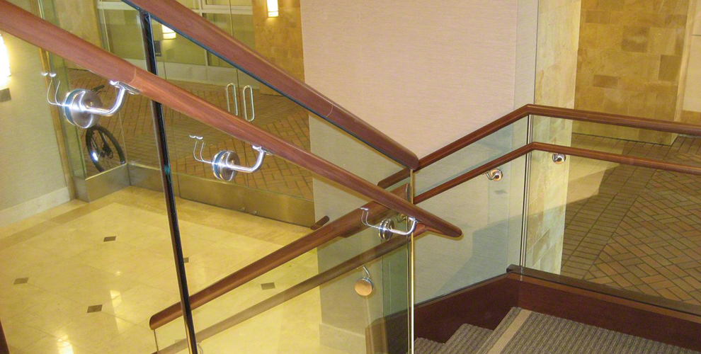 HRS Railing Systems Installation Image Gallery of C.R. Laurence TAPER ...