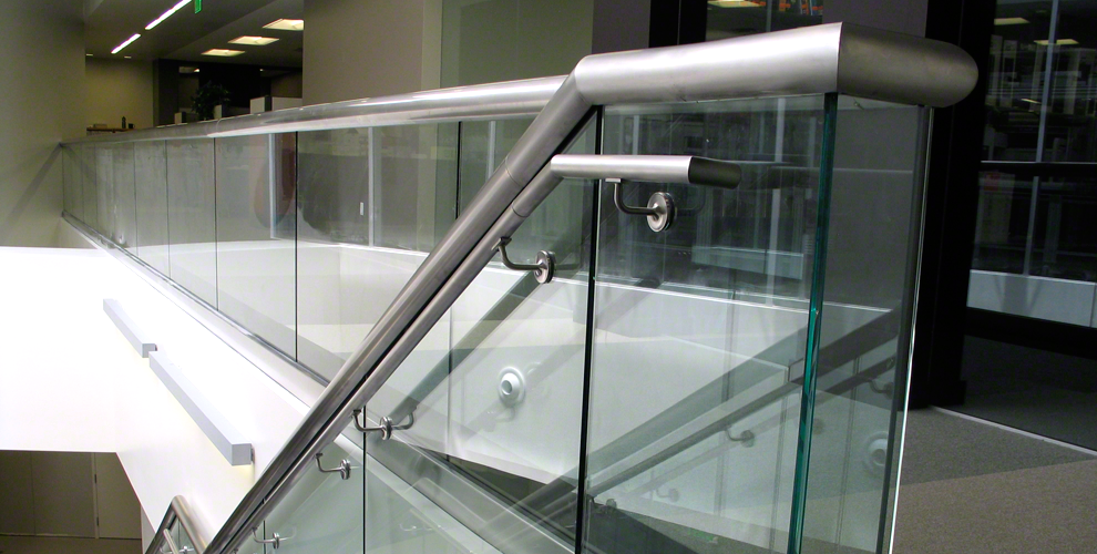 HRS Railing Systems Installation Image Gallery of C.R. Laurence TAPER ...